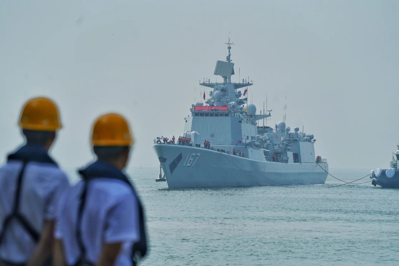 Shenzhen missile destroyer arrives in Nanshan for two-day visit